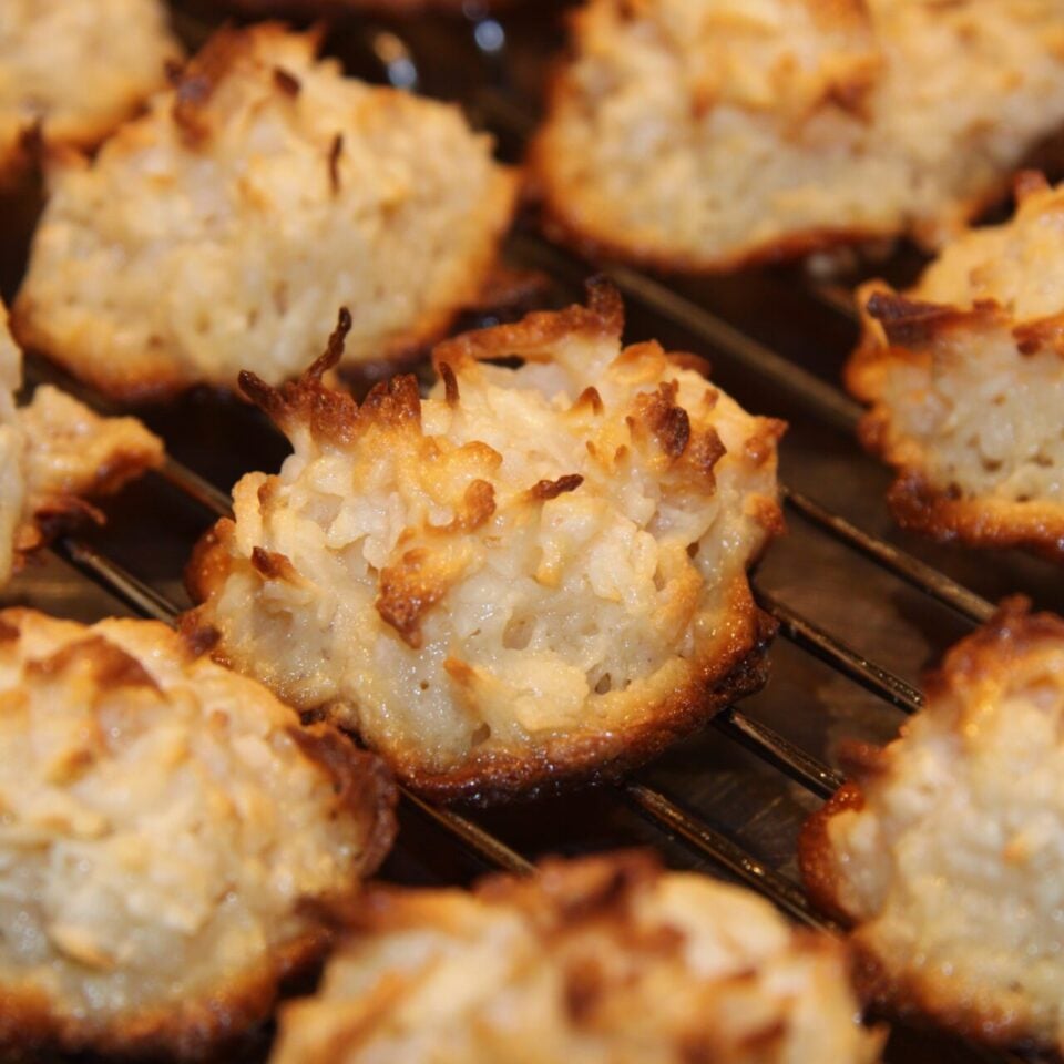 Cocadas Recipe (Coconut Macaroons) | Giangi's Kitchen