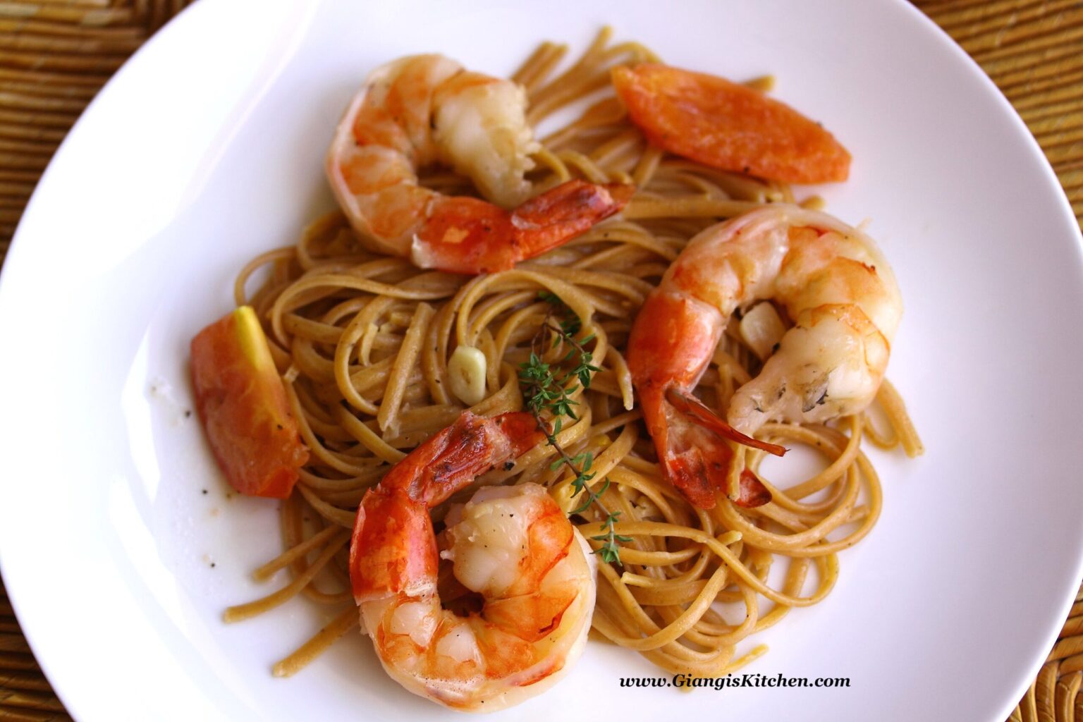 Habanero Pasta with Prawns and Wine Sauce | Giangi's Kitchen
