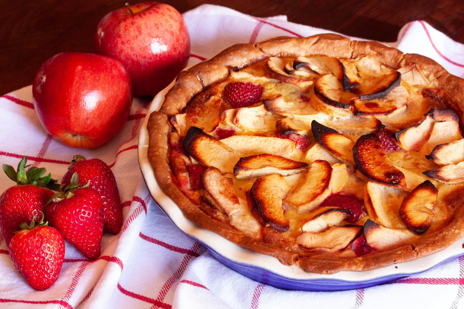 Strawberry Apple Pie | Giangi's Kitchen