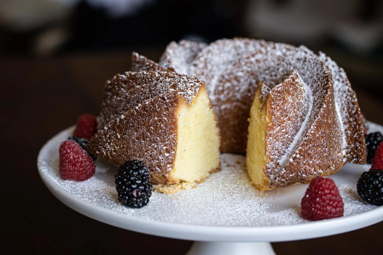 Raspberry Fool - The perfect date dessert | Giangi's Kitchen