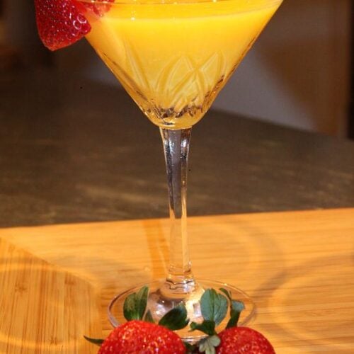 Mango Martini: A Refreshing Blend of Tropical Bliss | Giangi's Kitchen