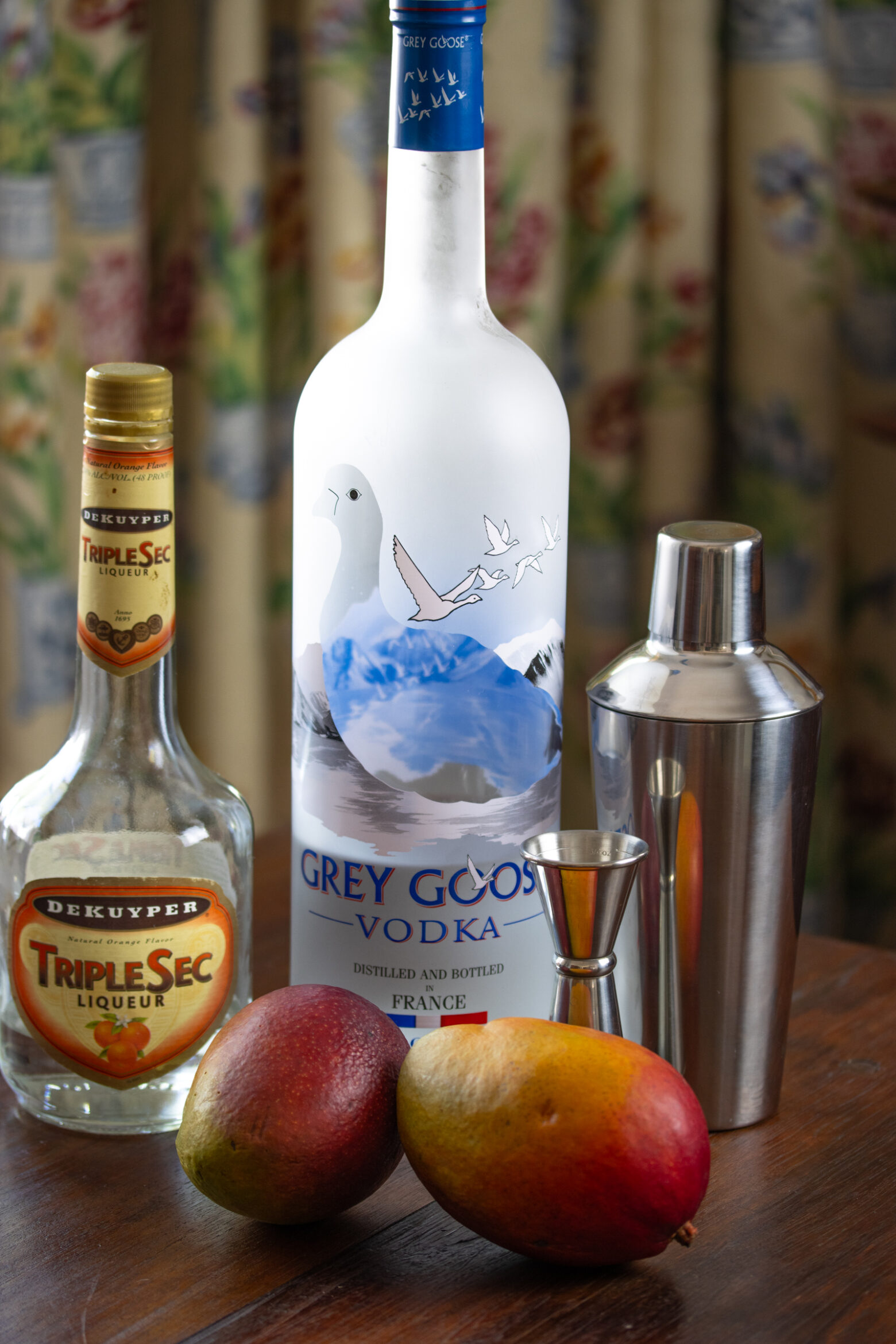 Mango Martini: A Refreshing Blend of Tropical Bliss | Giangi's Kitchen