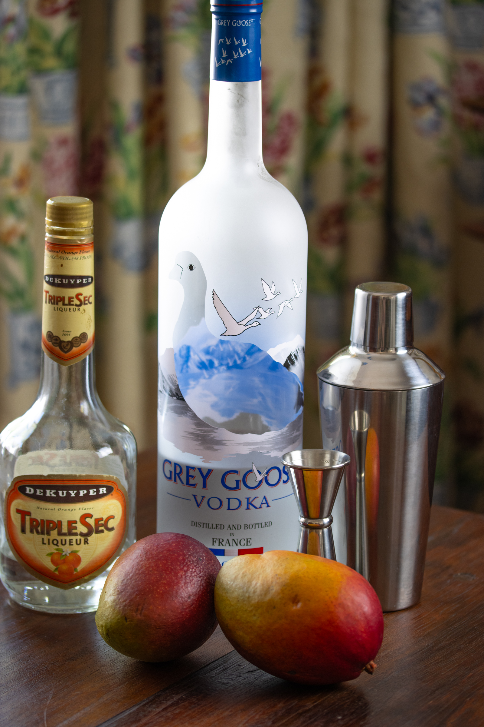 Mango Martini: A Refreshing Blend of Tropical Bliss | Giangi's Kitchen