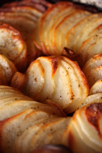 Potatoes Anna or Pommes Anna - Classic French | Giangi's Kitchen