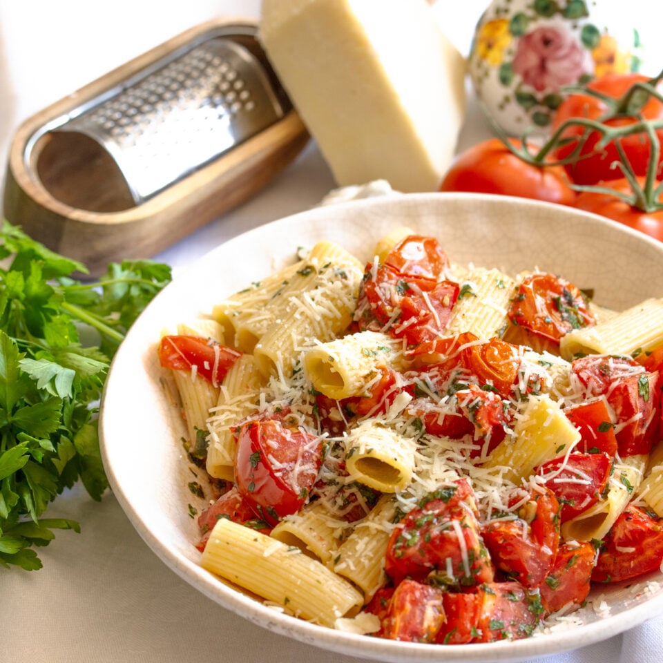 Rigatoni With Roasted Tomatoes - Easy & Light | Giangi's Kitchen